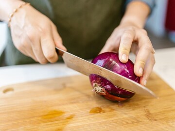 Use These Hacks to Avoid Crying While Chopping Onions - News18