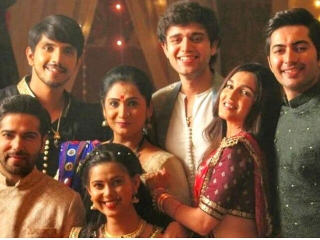 Akshay Kharodia Aka Dev Pandya To Quit Pandya Store: Report - News18