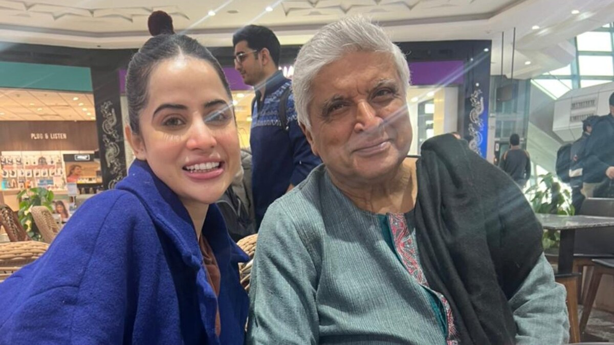 Urfi Javed Is In Complete Awe As She Meets Javed Akhtar, Calls Him 'My ...