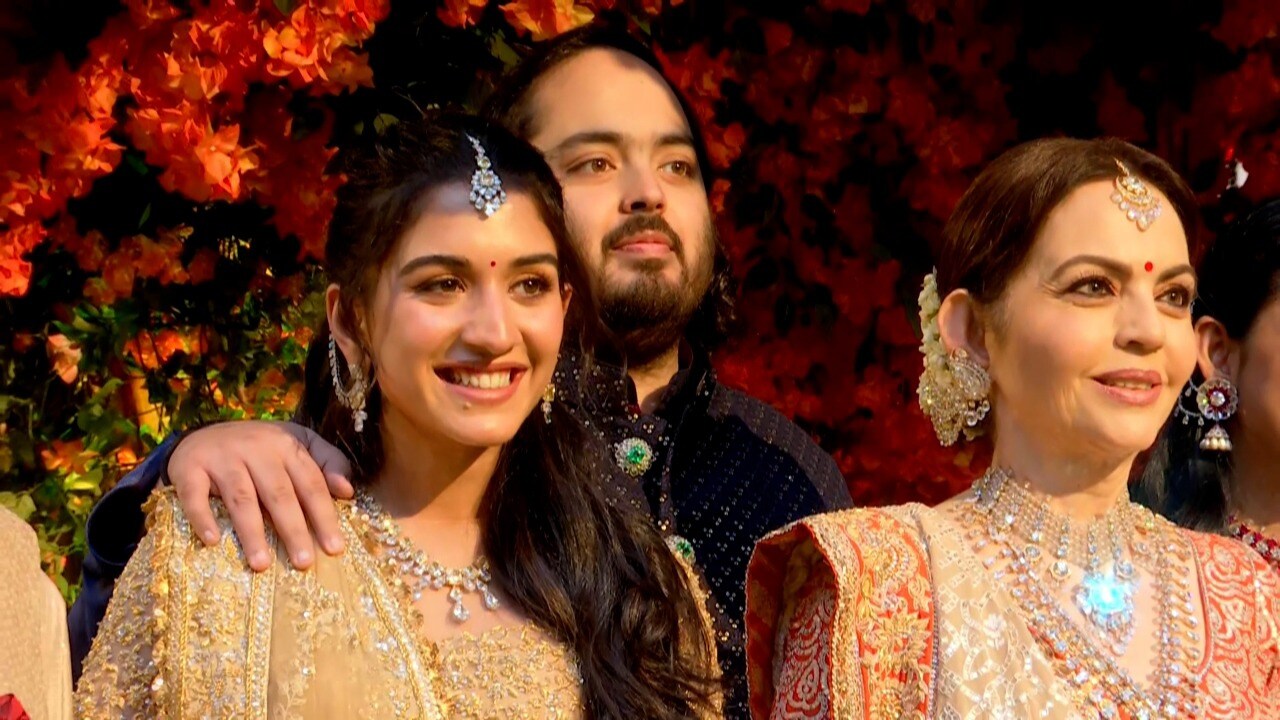 In Pics: Anant Ambani, Radhika Merchant All Smiles As They Pose With ...