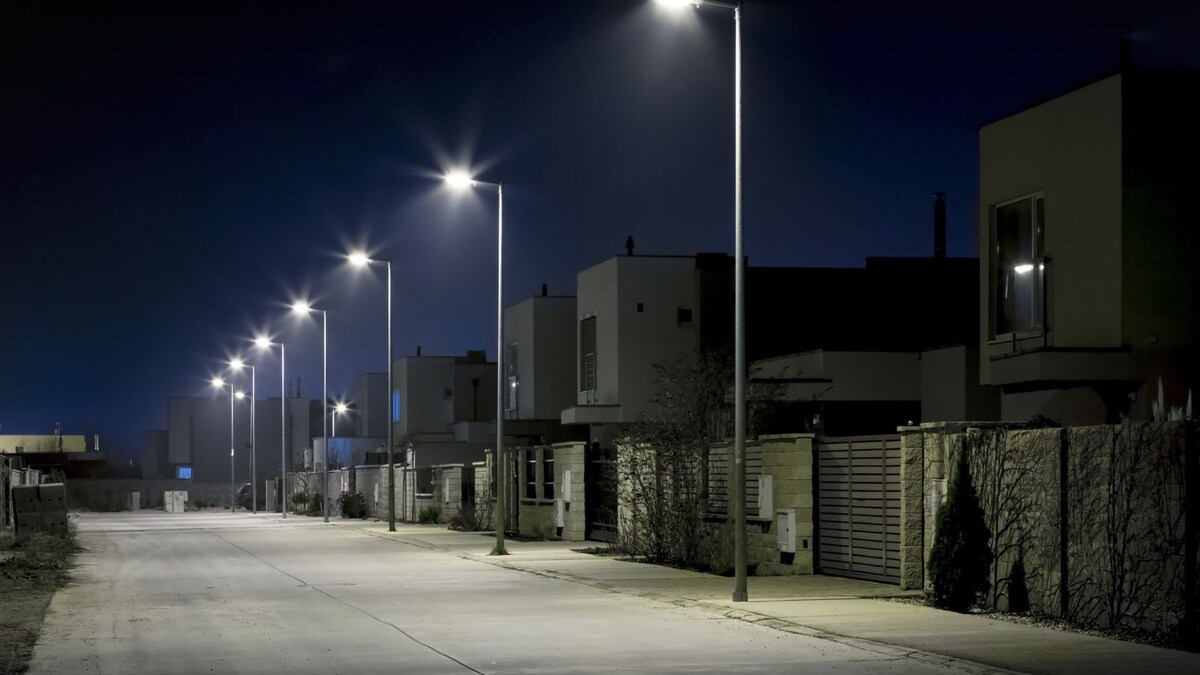 It's Raining Lamps: New Zealand Capital Warns Pedestrians of Falling ...