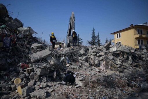 Rescuers in Turkey Dig to Rescue Family a Week After Earthquake