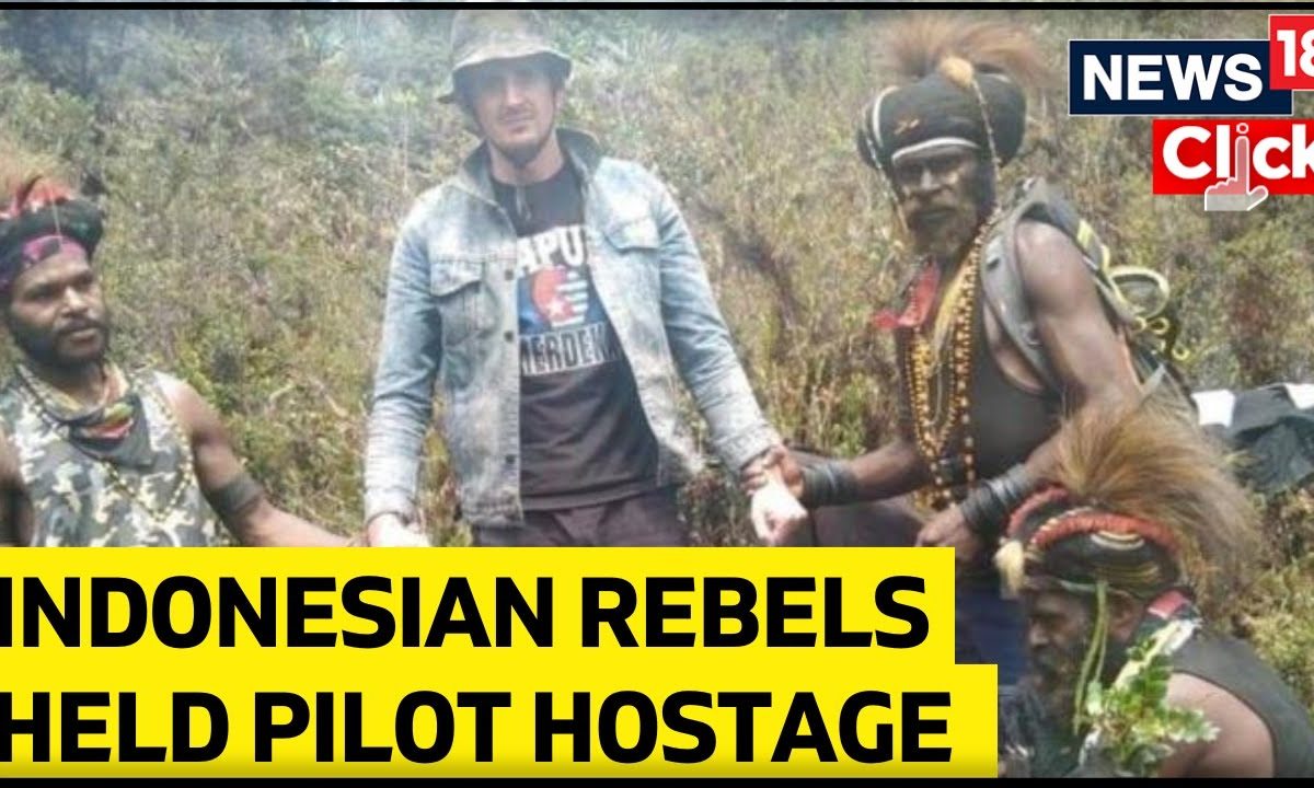 Pilot Paraded Around By Indonesian Rebels After Cockpit Was Stormed ...