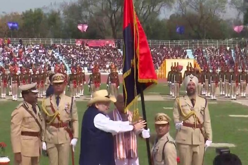Home Minister Amit Shah Presents President's Colour to Haryana Police ...