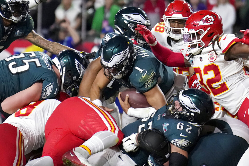 Super Bowl LVII in Pictures as Kansas City Chiefs Beat Philadelphia ...