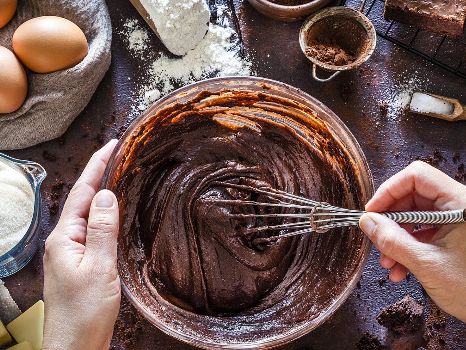 Mixing Methods: How To Fold, Beat, Stir Always Eat Dessert | atelier ...