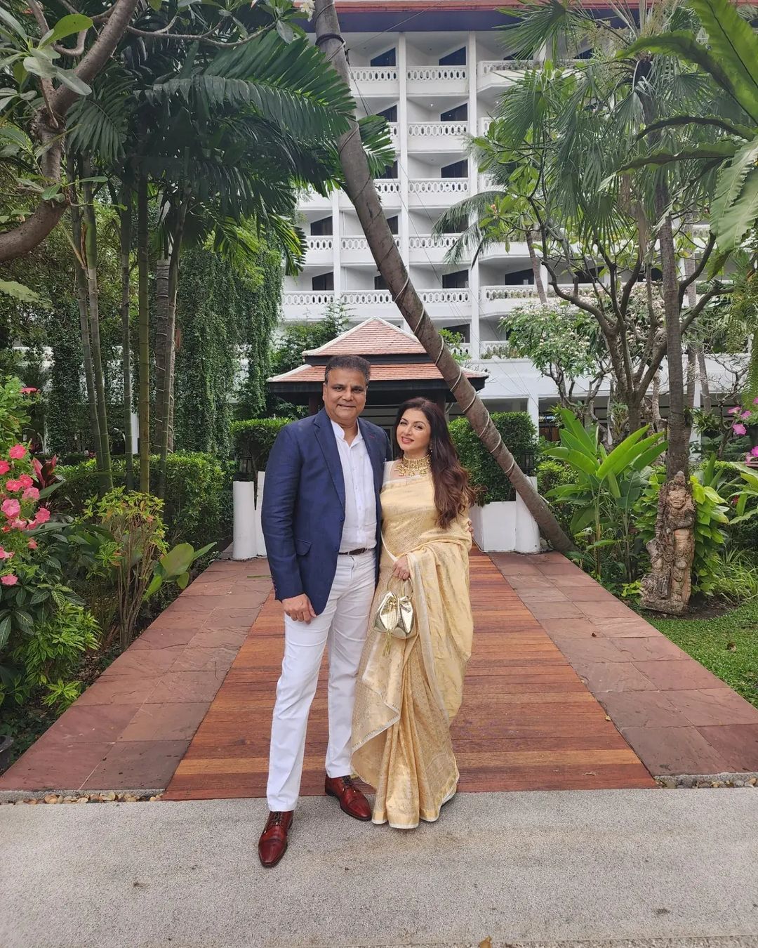 Happy Birthday Bhagyashree: Rare Photos of the Actress with Himalay ...