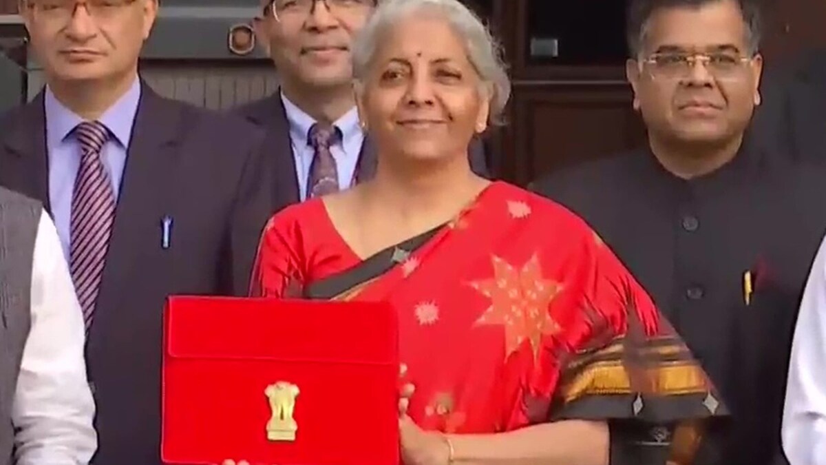 Opening Floodgates: Wearing Karnataka's Ilkal Saree, Sitharaman Makes ...