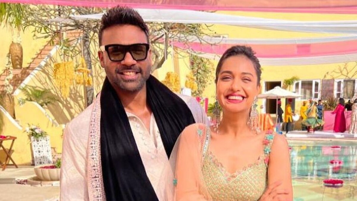 Divya Agarwal To Marry Fiance Apurva This Year? Bigg Boss OTT Winner ...