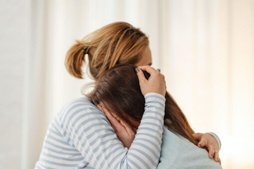 Woman's Tweet on Dealing With Grief after Losing a Parent Reminds ...