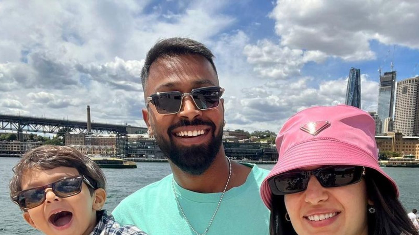 Natasa Stankovic, Hardik Pandya's Son Gets Goofy In Front of Paparazzi ...
