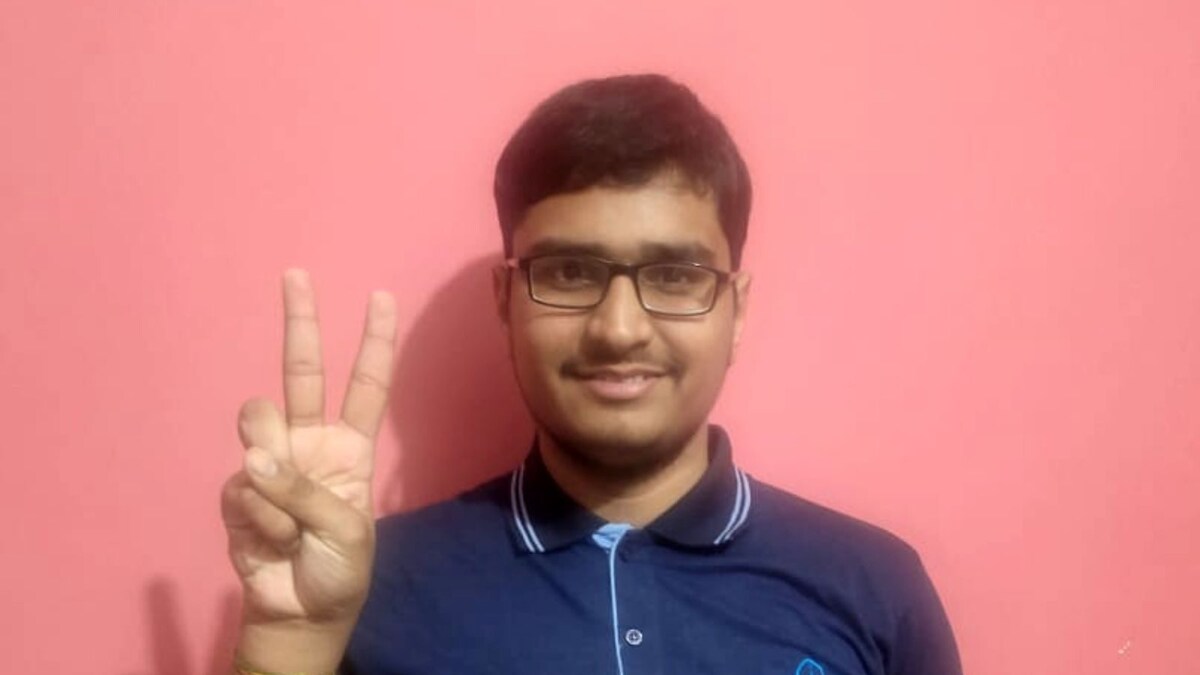 JEE Main 2023 Topper Mayank Soni Says Preparing a Strategic Timetable is The Key - News18