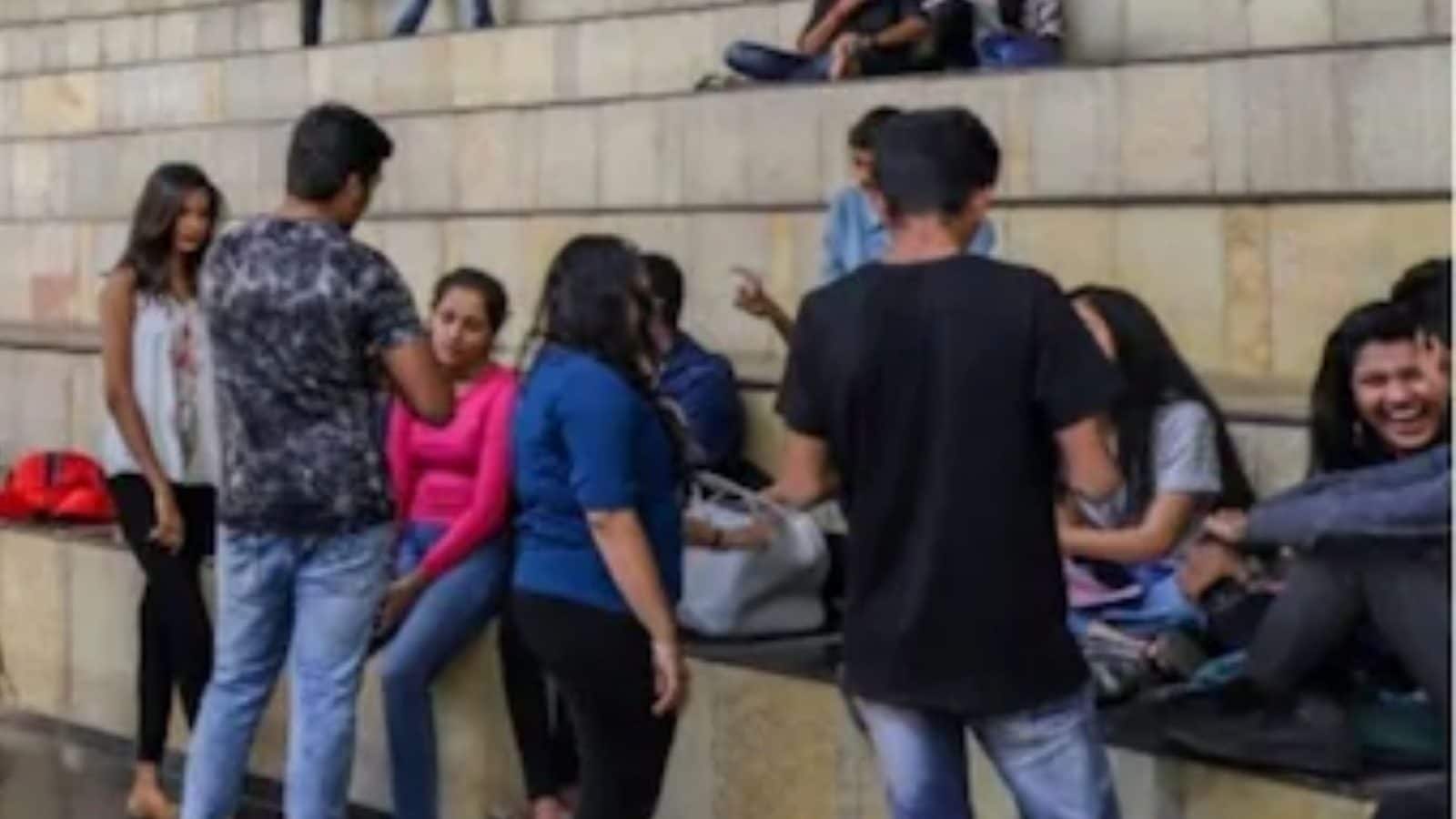 Hundreds of Indian Medical Students Evacuated from Ukraine Move to ...