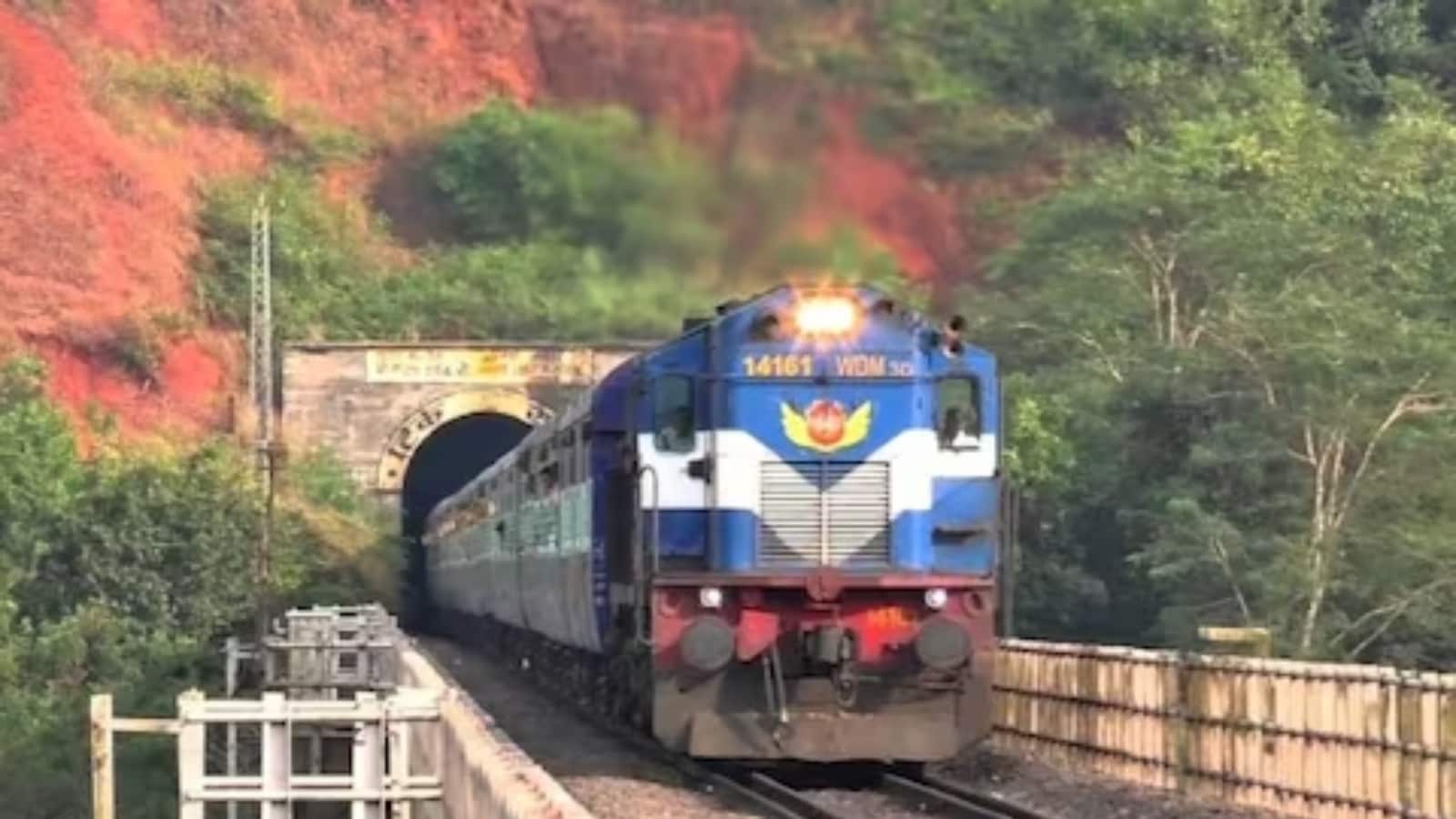 What Do Codes On A Train Locomotive Mean? Read On To Find | Buzz News ...