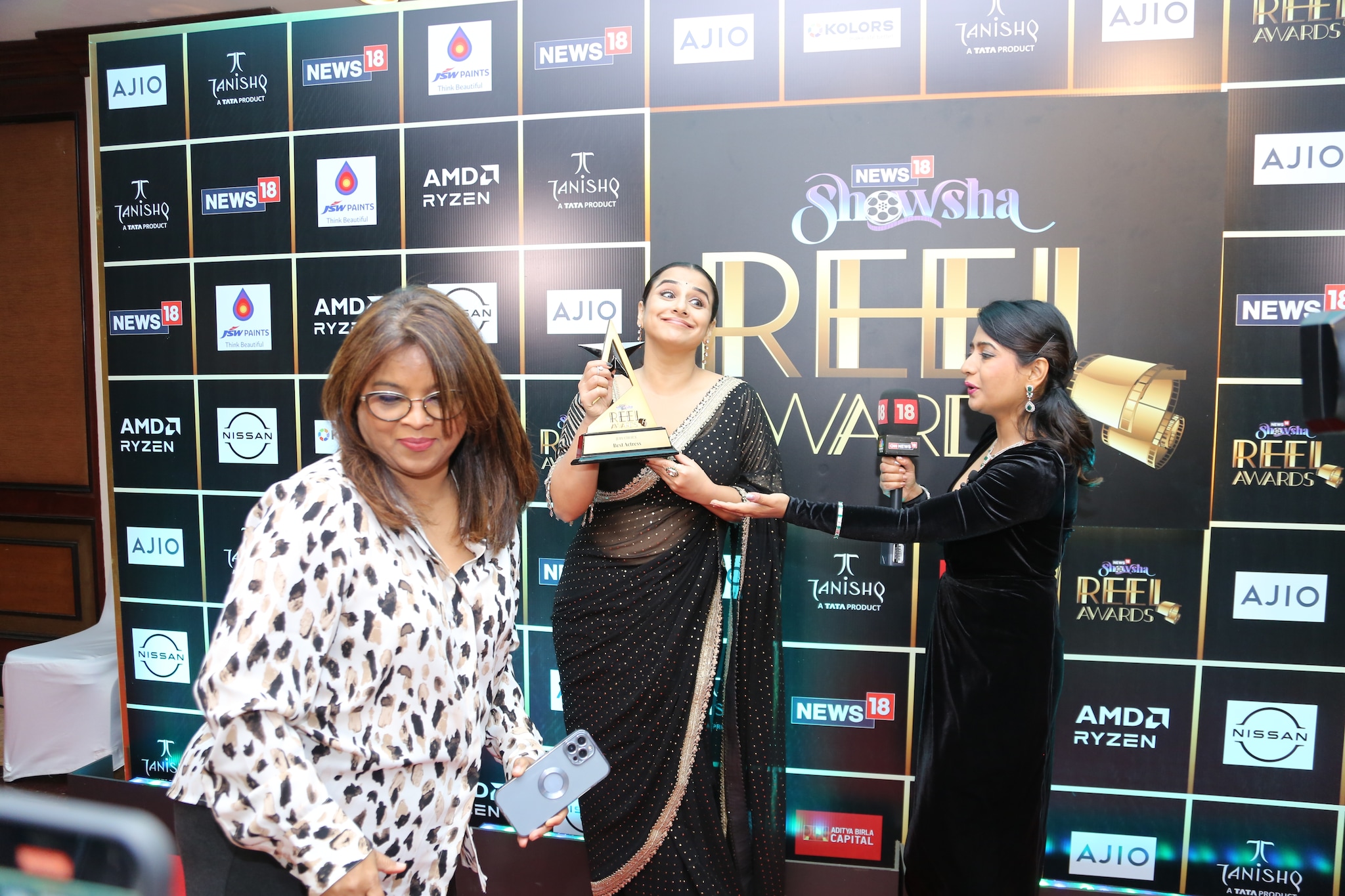 See Inside Pics From News18 Showsha Reel Awards: Vidya Balan, Rajkummar ...