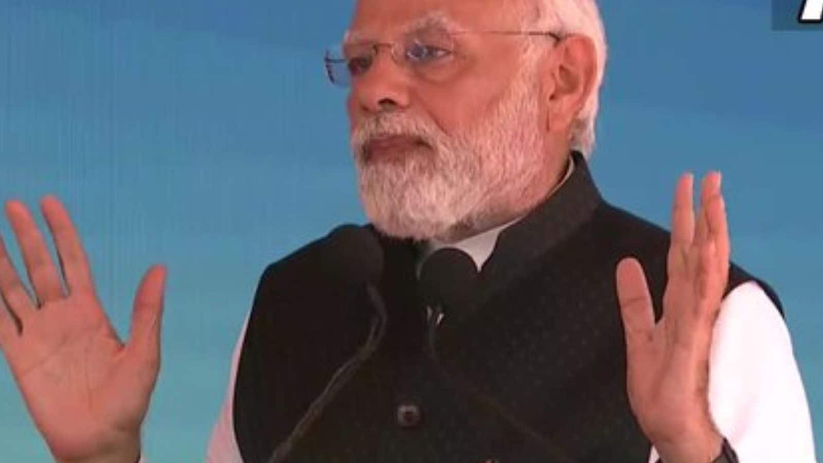 PM Narendra Modi Says 'Hello' To Mumbai From The Sky; Watch Video ...