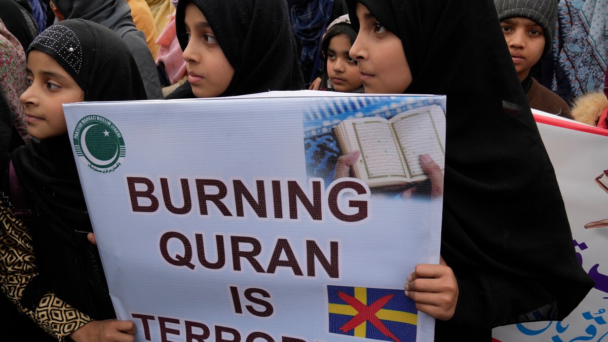 Opinion | As Islamists Wage War Over Quran, Scholars Talk Of Many ...