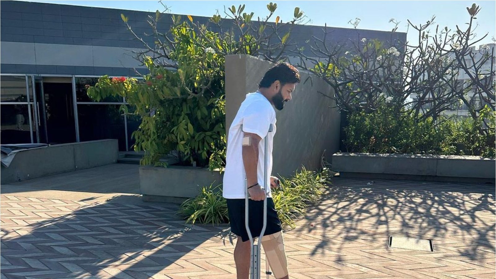 Rishabh Pant Shares Video of 'Love' Sent by Fans on Valentine's Day ...