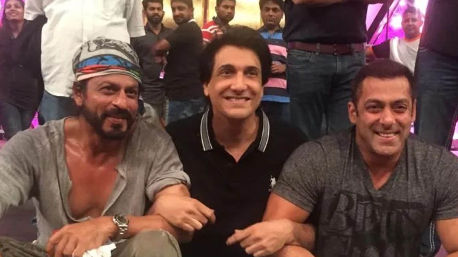 Shah Rukh Khan, Salman Khan Look Dashing in Viral Photo Shared By ...