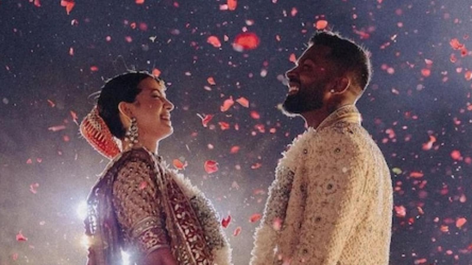 Hardik Pandya and Natasa Stankovic Renew Wedding Vows as Per Hindu ...