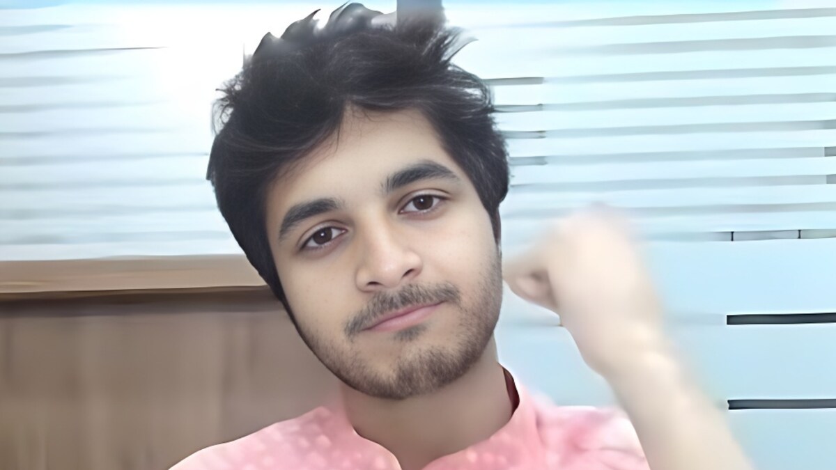 Indian GM Vidit Gujrathi Stuns World Champion Magnus Carlsen - News18