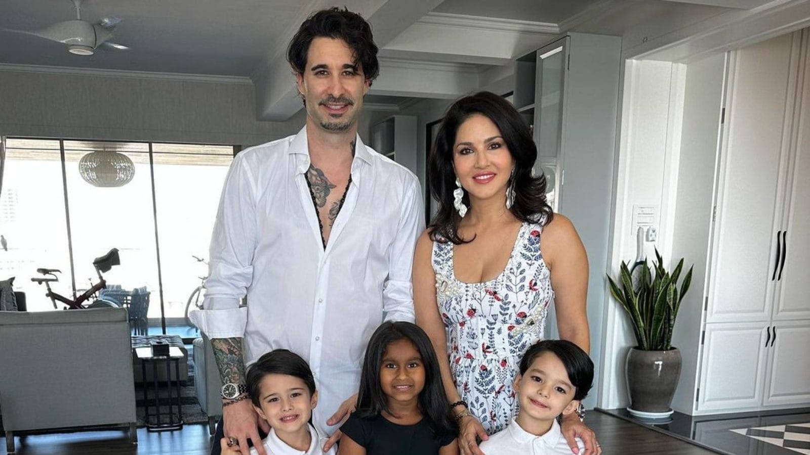 Sunny Leone Posts Family Photo on Twins Asher and Noah's Birthday ...