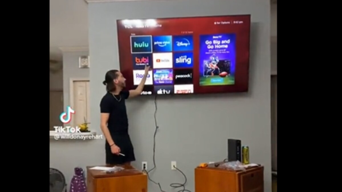 Man's Tutorial To Elderly Woman On How To Use Smart TV Is A Hit - News18