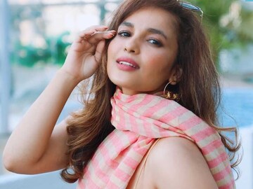 Chak De India Fame Actress Chitrashi Rawat Shares Glimpses From Her ...