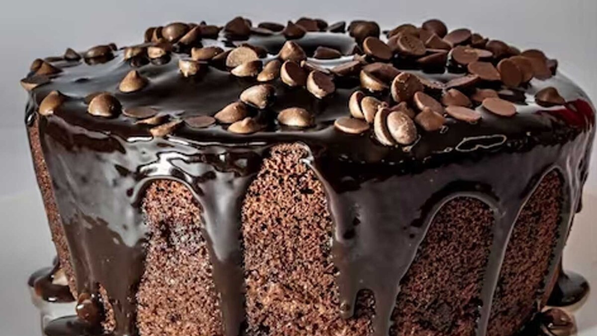 Eggless Chocolate Cake Recipe: Make This Kiss Day Memorable For Your ...