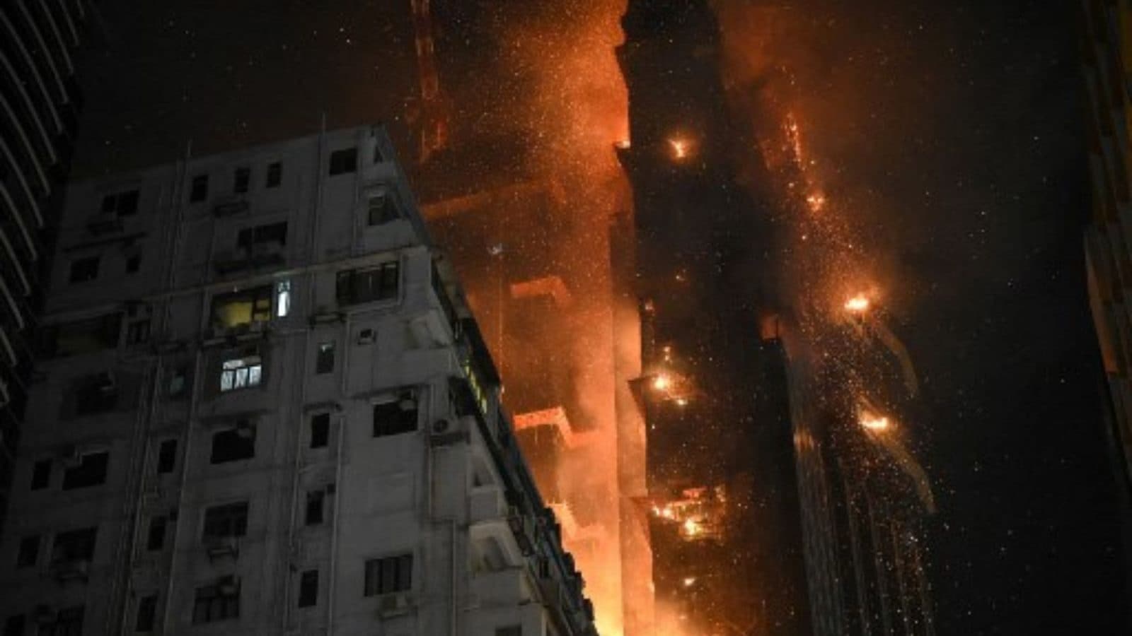 Massive Fire Hits Hong Kong High-rise Building, No Casualties Reported ...