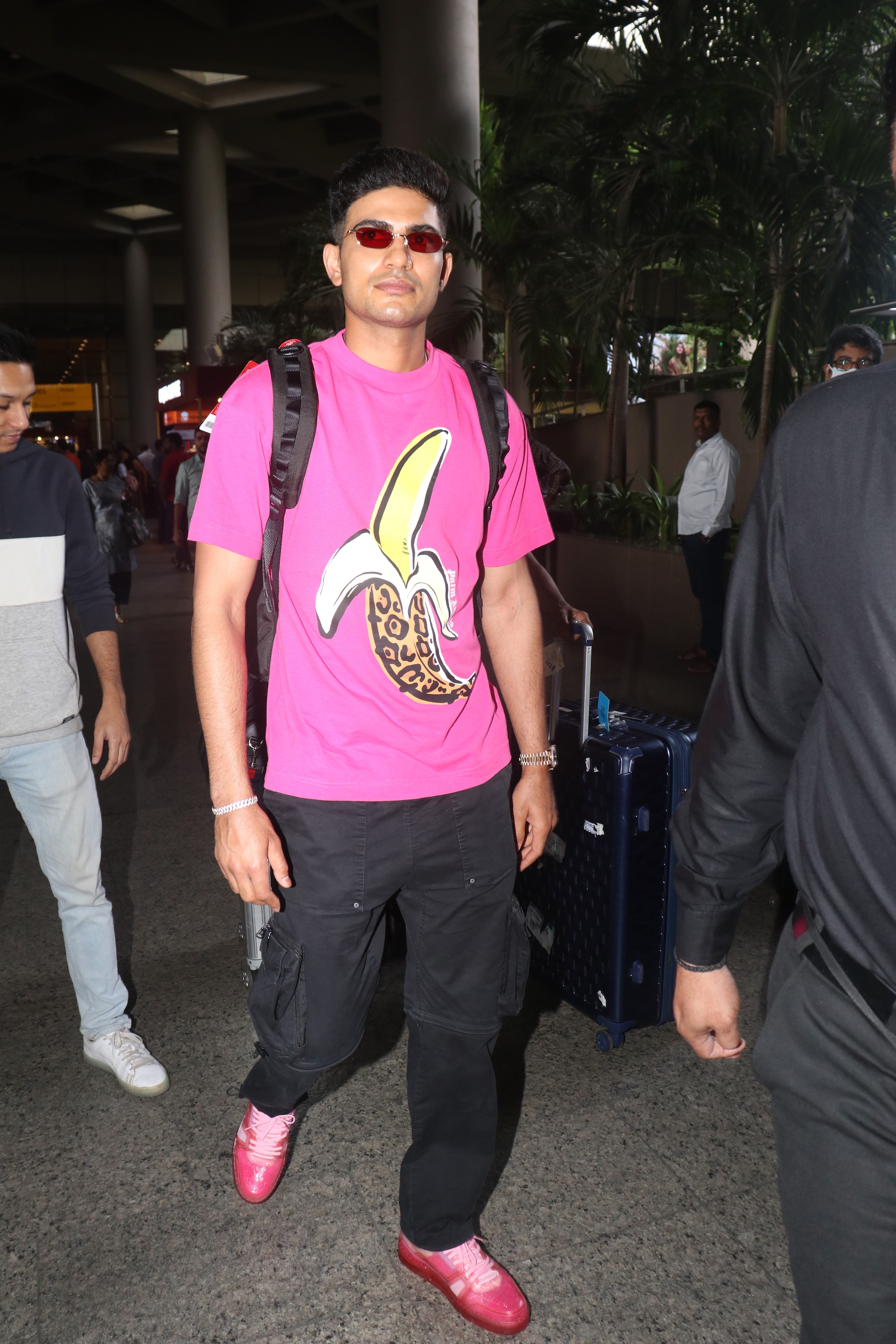 In Pictures: Shubman Gill Spotted Donning Vibrant Shoes and Tee at ...