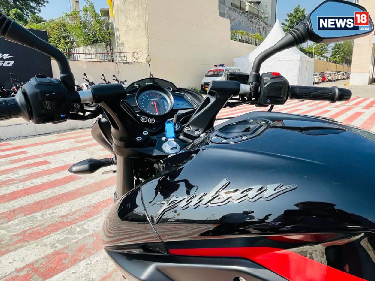2023 Bajaj Pulsar NS200 First Impressions in Pics: See Design, Features ...