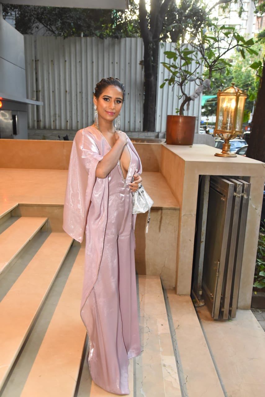 Poonam Pandey Has Major Oops Moment in Cleavage-baring Backless ...