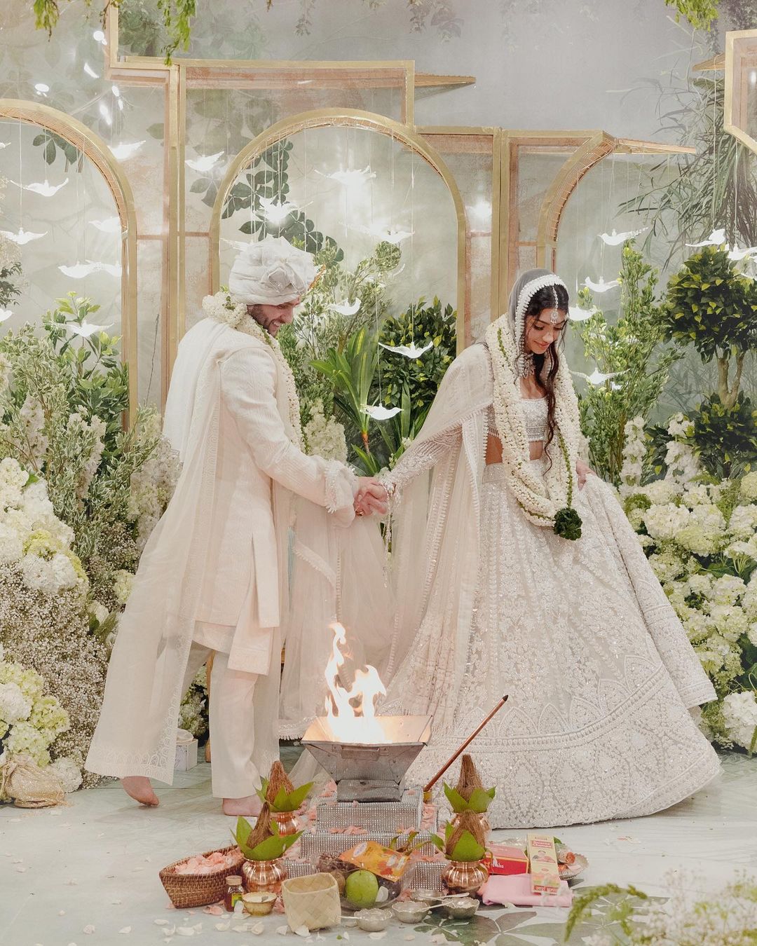 Alanna Panday Shares Dreamy Photos From Wedding To Ivor McCray, Bride ...