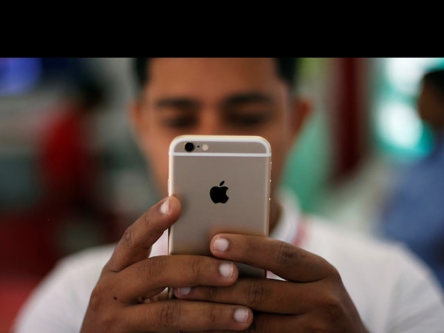 After Tamil Nadu, Karnataka to Get Apple iPhone Manufacturing Factory; 1 Lakh Jobs to be Created ...