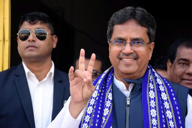 BJP MLA Binoy Bhusan Das Takes Oath as Tripura Assembly's Pro-tem ...