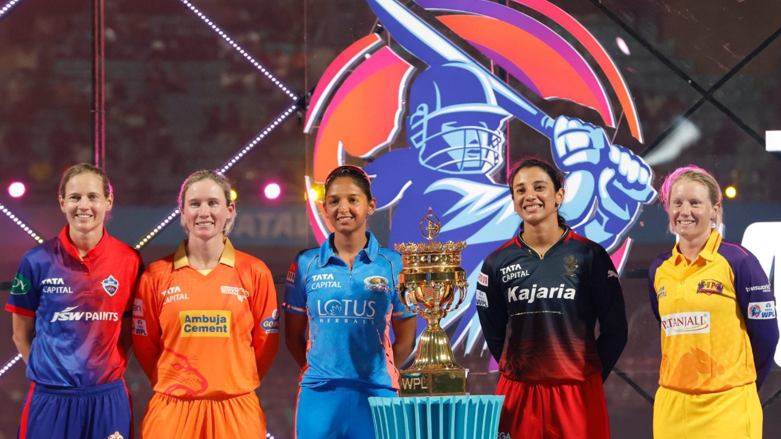Harmanpreet Kaur, Smriti Mandhana and Other Captains Unveil WPL Trophy ...
