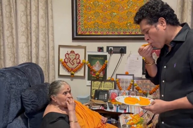 WATCH | Sachin Tendulkar Enjoys Season's First Mango With His Mother in ...