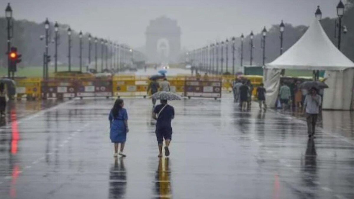 Thunderstorm, Rain Hit Delhi, Several Flights Diverted - News18