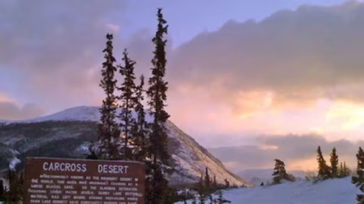 This Desert In Canada Witnesses Snowfall And It's So Small It Can Be ...