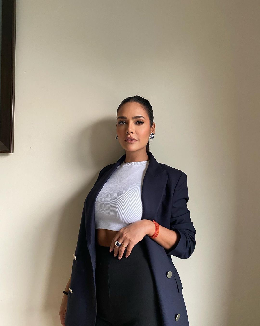 Esha Gupta Slays Like A Boss Babe In Pink Pantsuit With Cleavage-baring ...