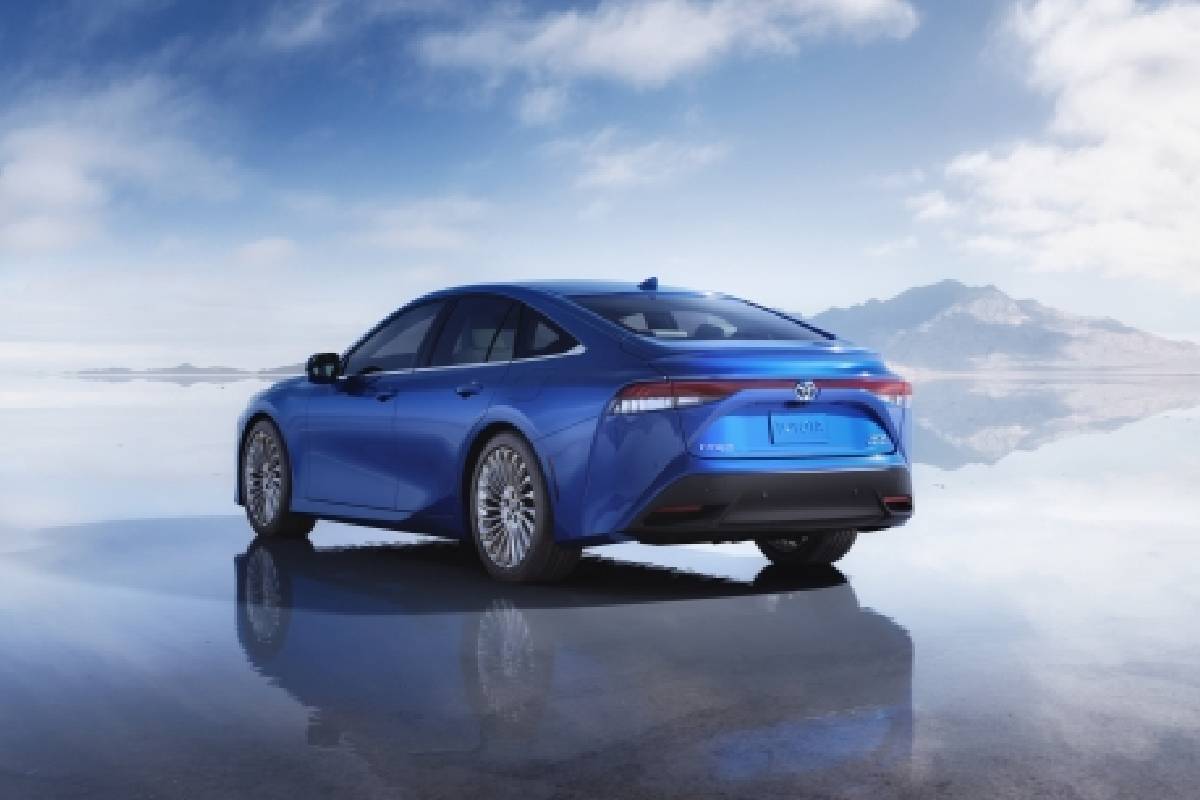 2023 Toyota Mirai FCEV in Pics: Check Futuristic Design, Interiors and ...