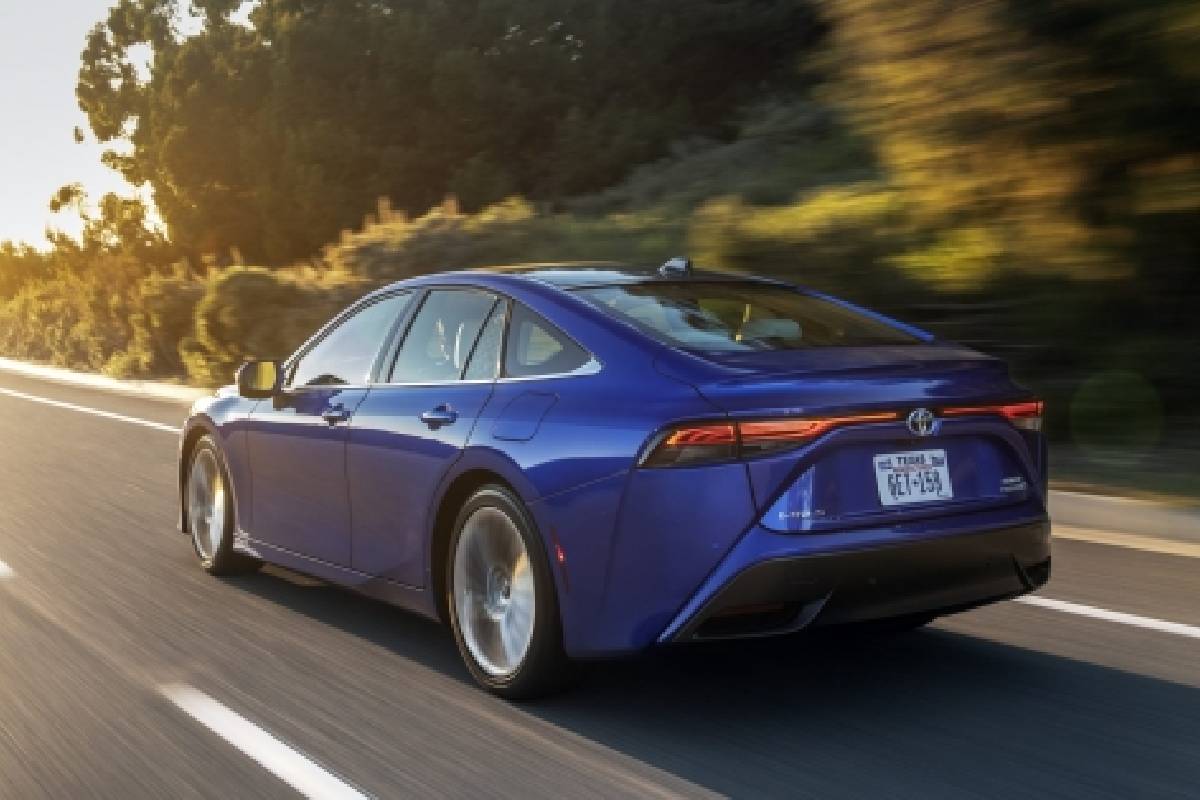 2023 Toyota Mirai FCEV in Pics: Check Futuristic Design, Interiors and ...