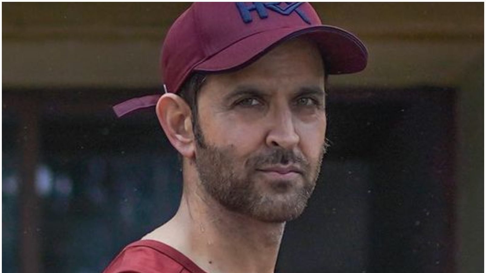 Hrithik Roshan Announces Schedule Wrap of Fighter with Entire Crew on a ...