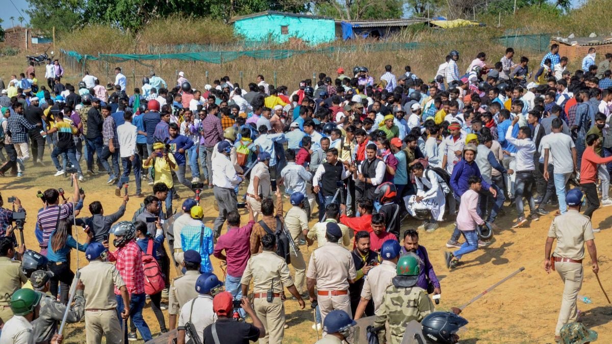 Jharkhand Youths March to Gherao Assembly; Police Use Batons, Tear Gas ...
