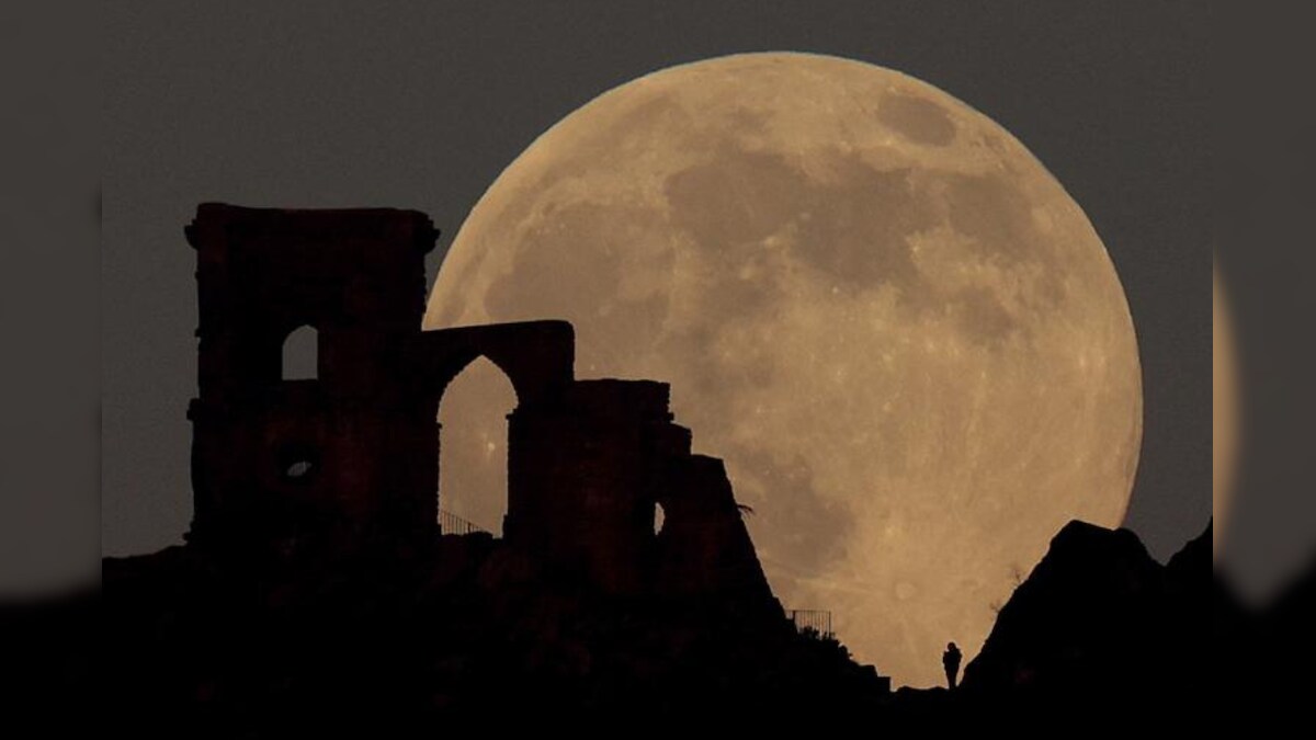 What is the Moon Phase Trend Storming Across TikTok? - News18