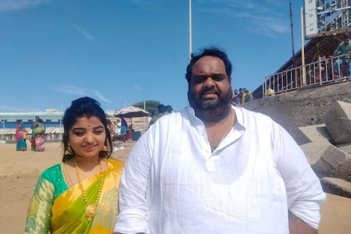 Mahalakshmi And Ravindar Chandrasekaran Perform Chandi Homam Puja ...