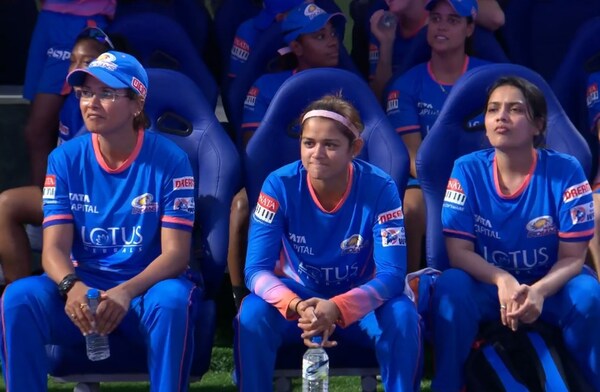 WPL 2023 Opening Ceremony Highlights: Captains Unveil Trophy After AP Dhillon, Kiara, & Kriti ...