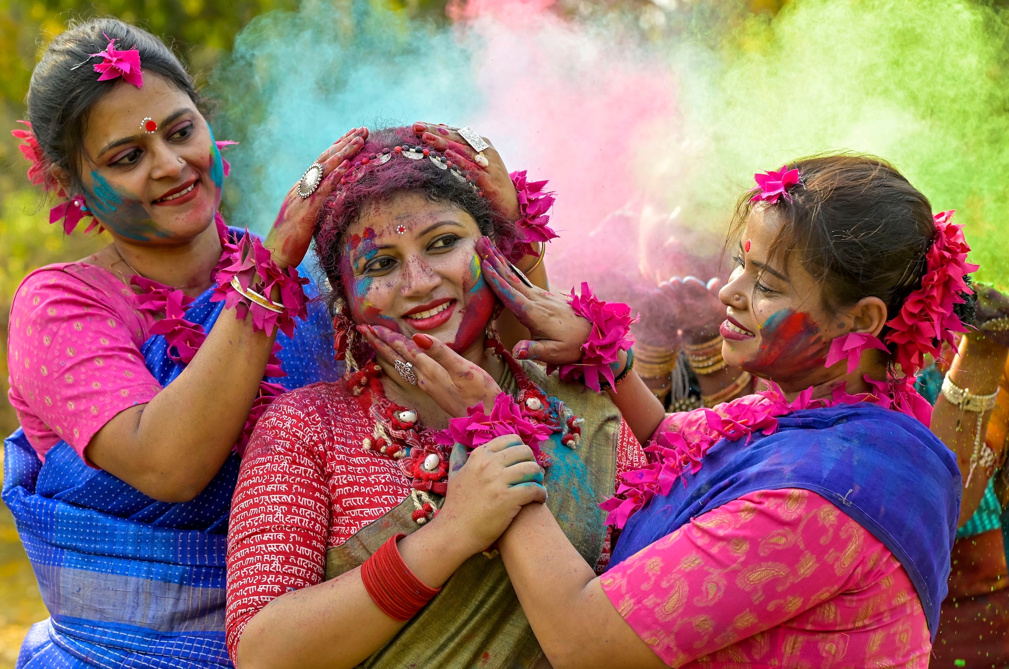 Holi Celebrations Begin With Zest & Zeal Across India | In Pics - News18