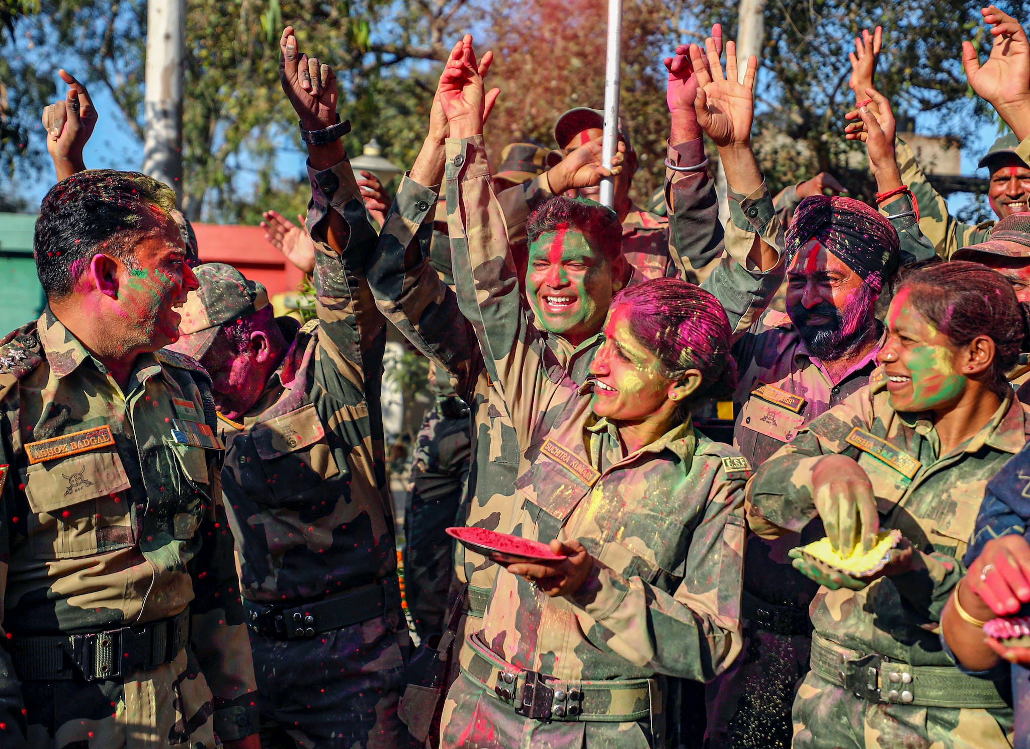 Holi Celebrations Begin With Zest & Zeal Across India | In Pics - News18